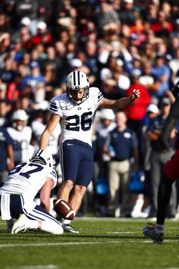 BYU football’s defense made key plays, shut down Cincinnati offense ...